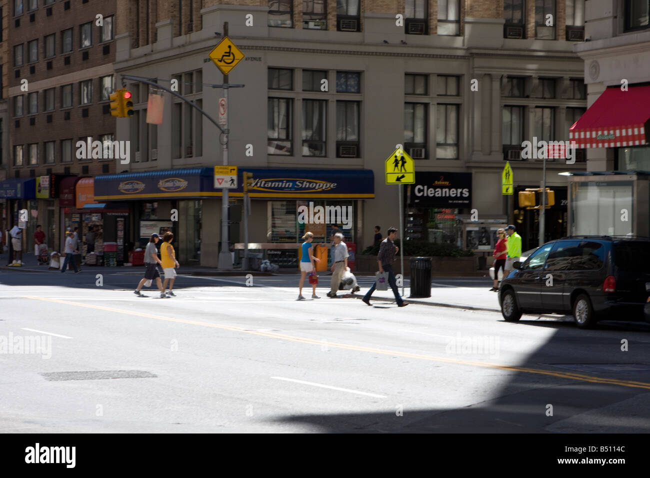 New York City street view Stock Photo - Alamy
