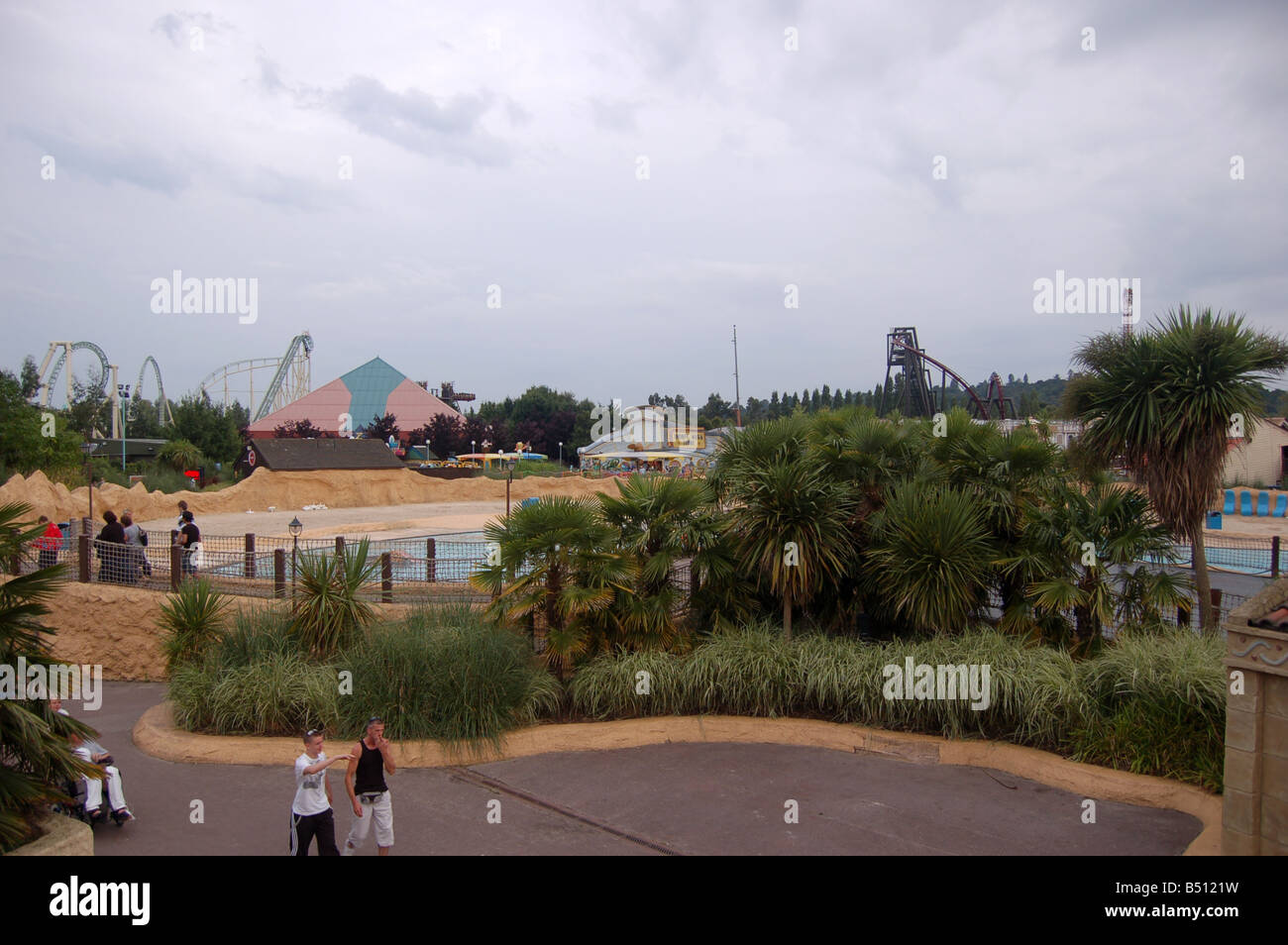 Thorpe park uk and family hi-res stock photography and images - Alamy