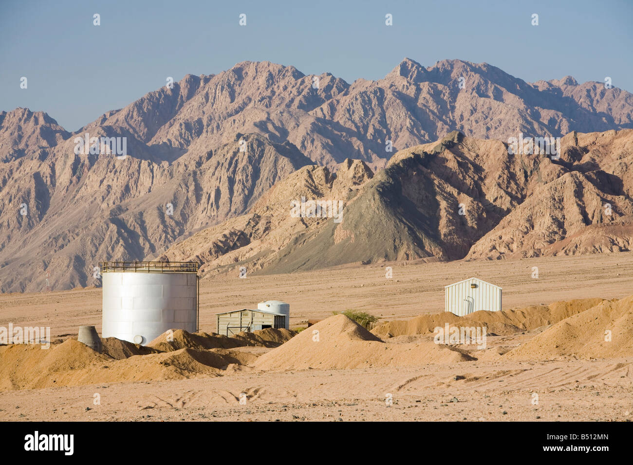 Oil ridge hi-res stock photography and images - Alamy