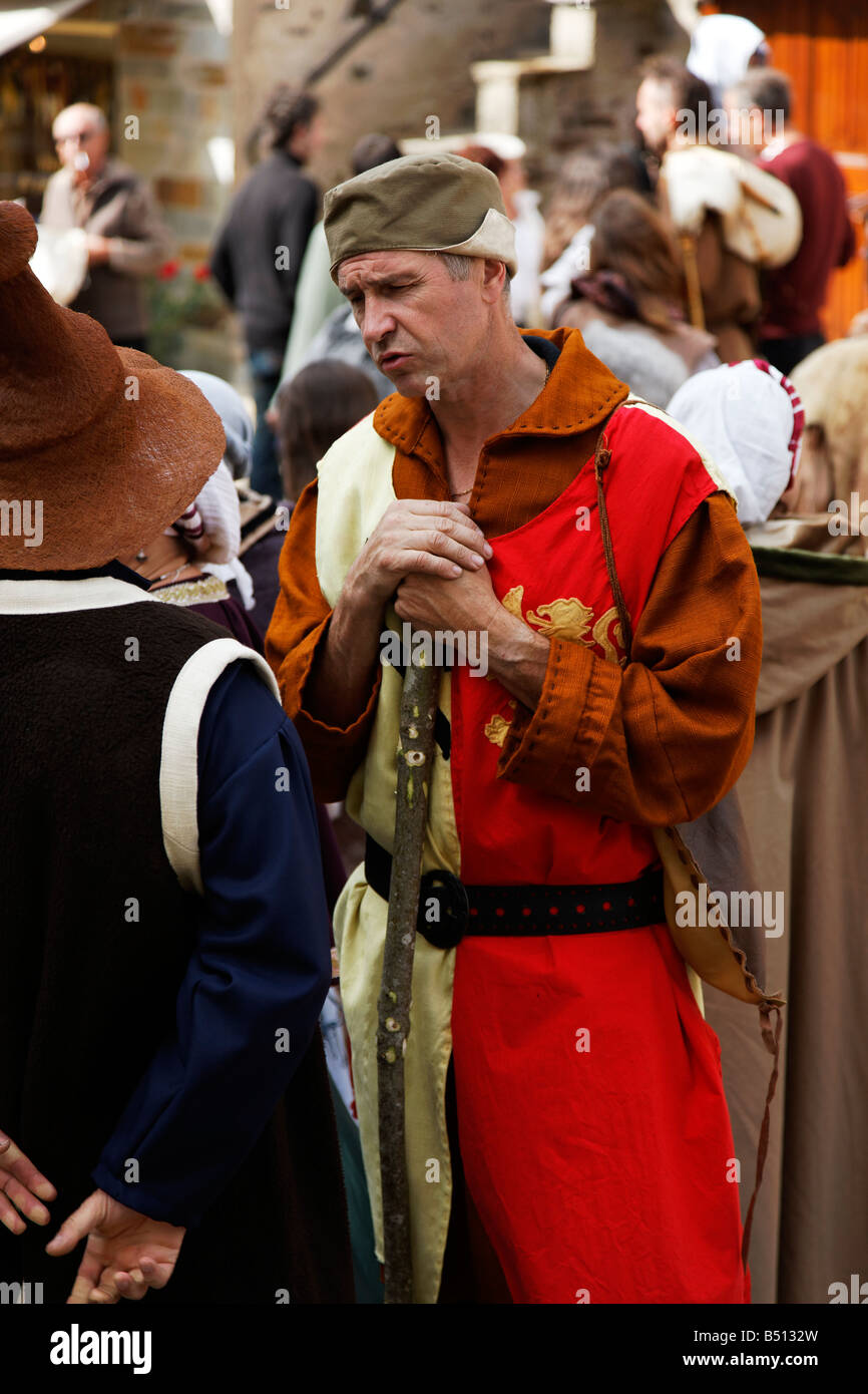 Medieval men talking hi-res stock photography and images - Alamy
