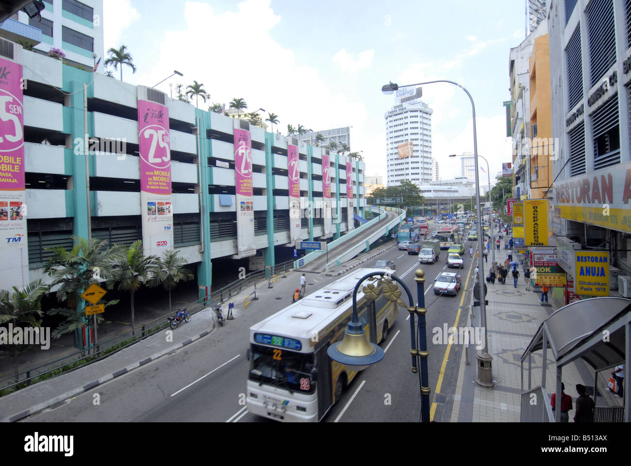 A STREET IN KUALA LUMPUR MALAYSIA Stock Photo - Alamy