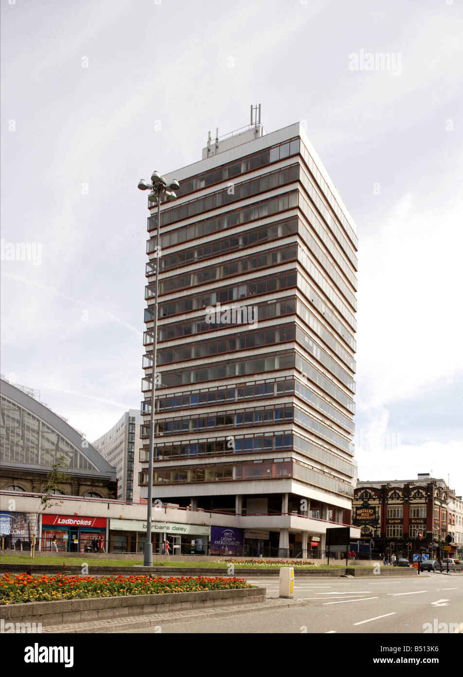 Concourse house hi-res stock photography and images - Alamy