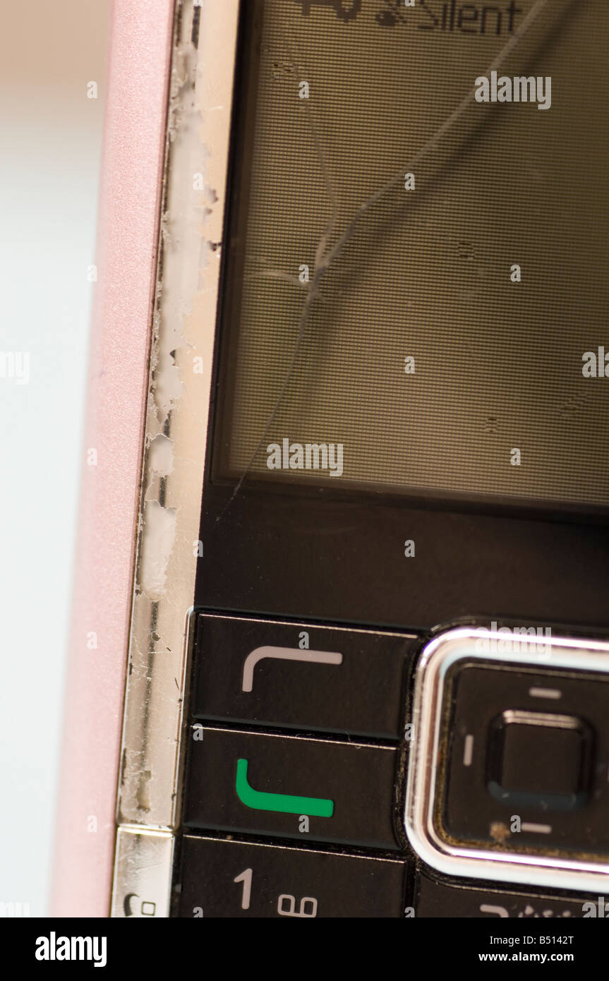 Mobile broken screen hi-res stock photography and images - Alamy