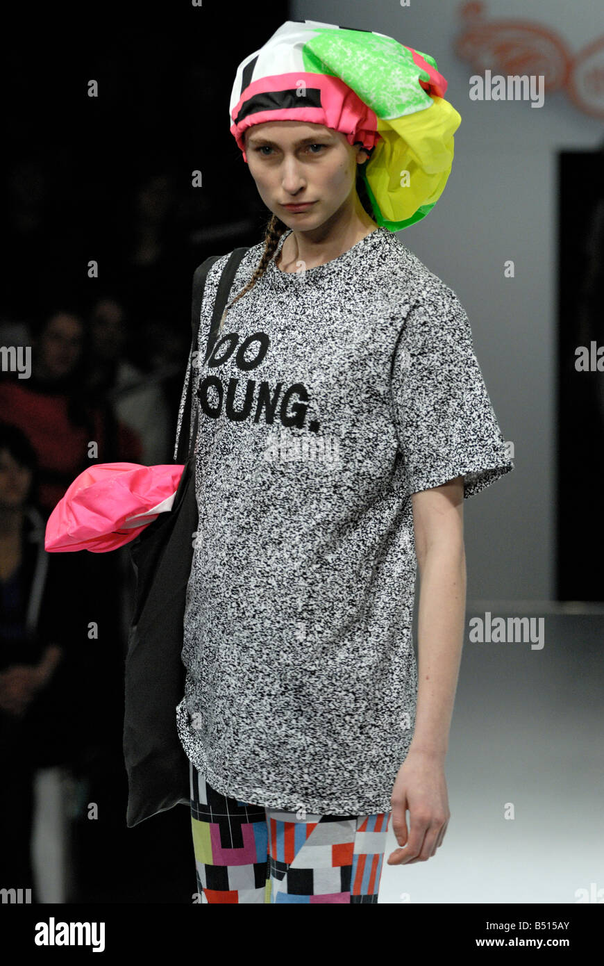 Female model at fashion show Stock Photo - Alamy