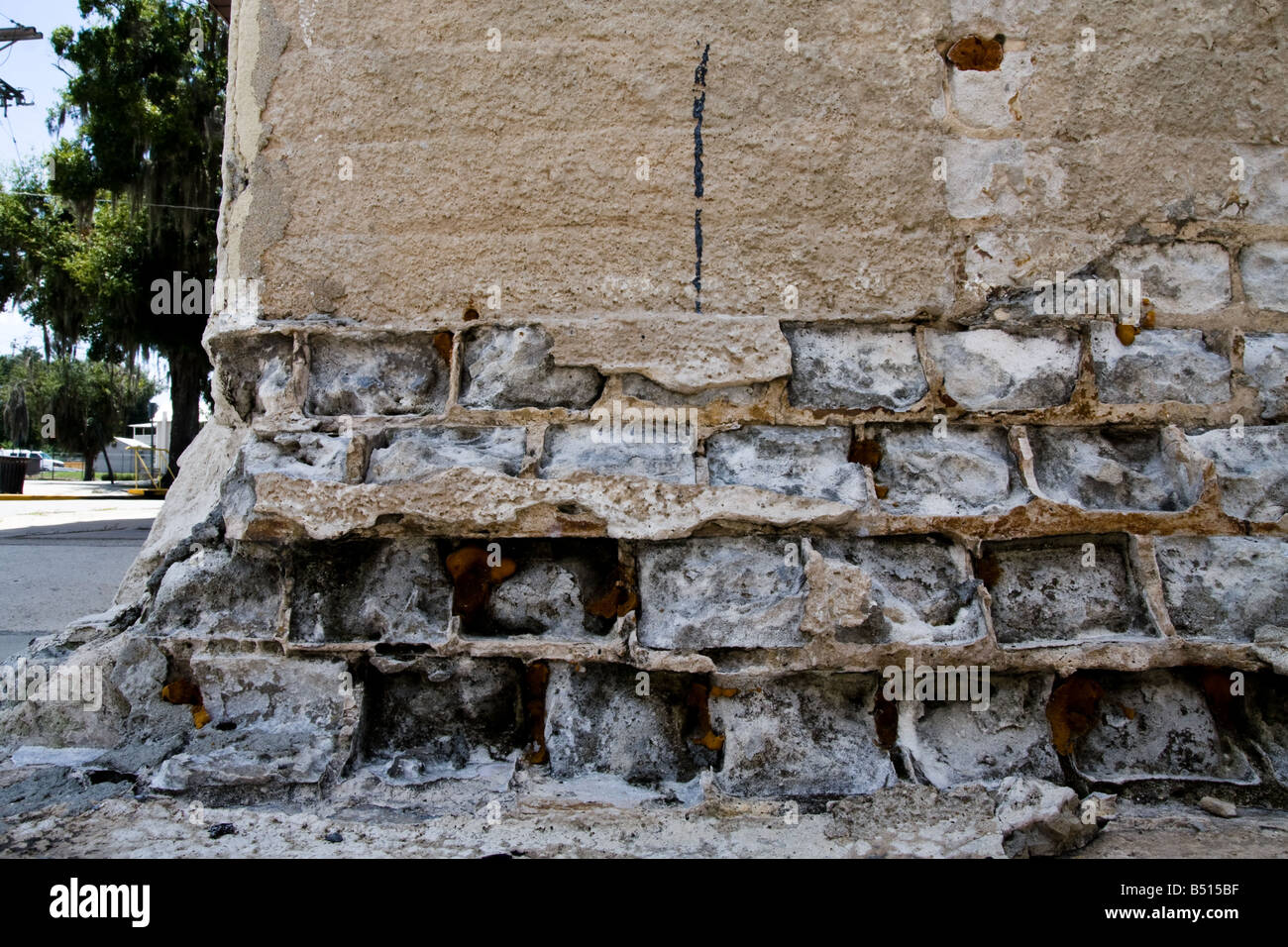 Crumbling stucco hi-res stock photography and images - Alamy