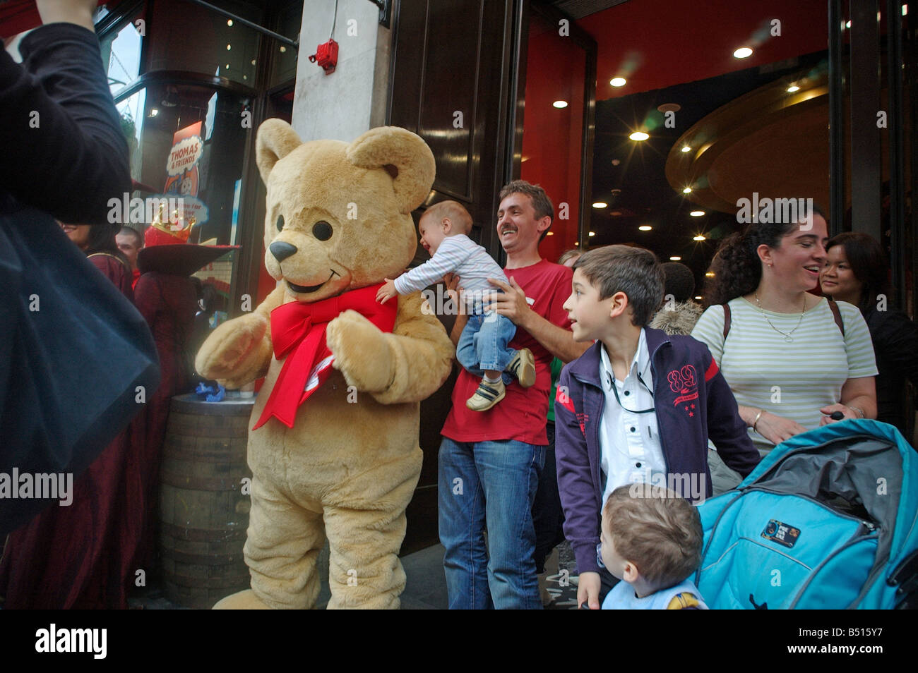Hamleys london hi-res stock photography and images - Alamy