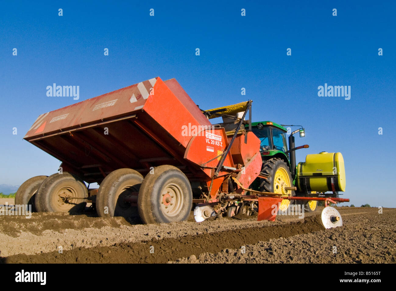 Potato planter hi-res stock photography and images - Alamy