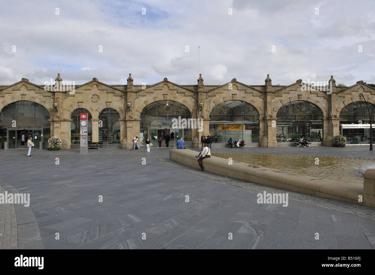 The water feature public area outside Sheffield Railway Station ...