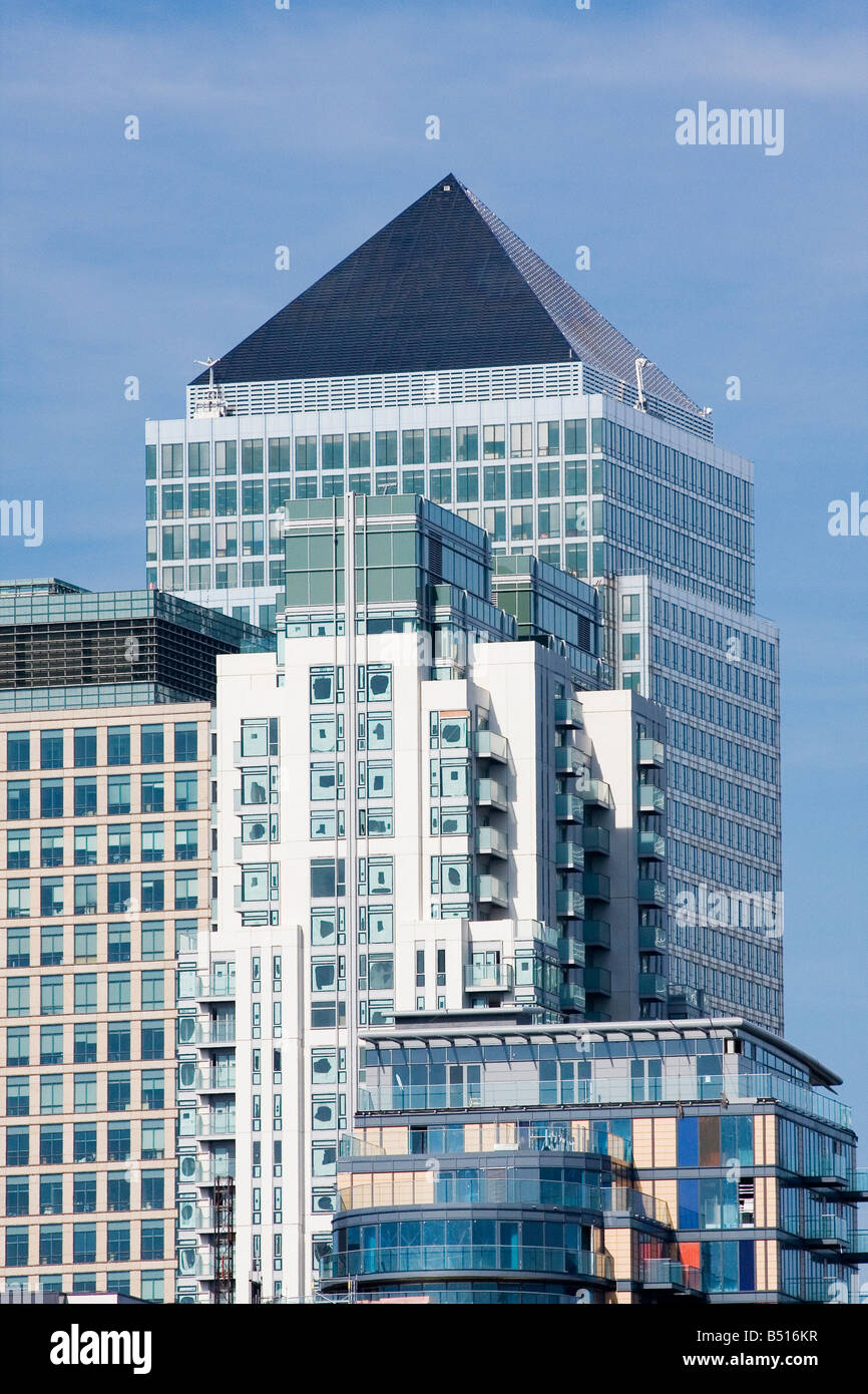 Wharf close hi-res stock photography and images - Alamy