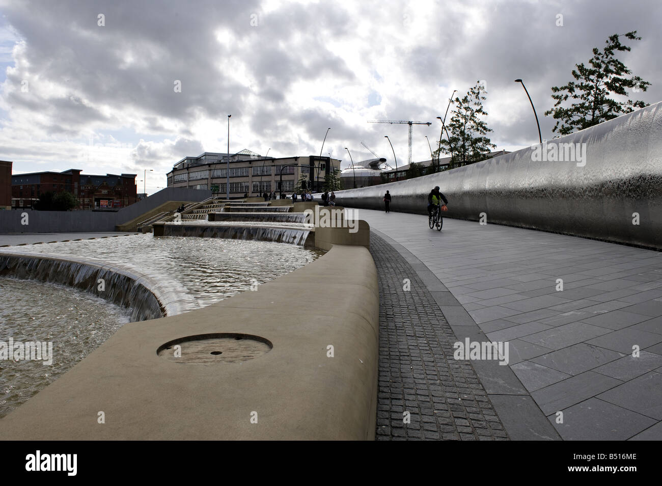 The water feature public area outside Sheffield Railway Station ...