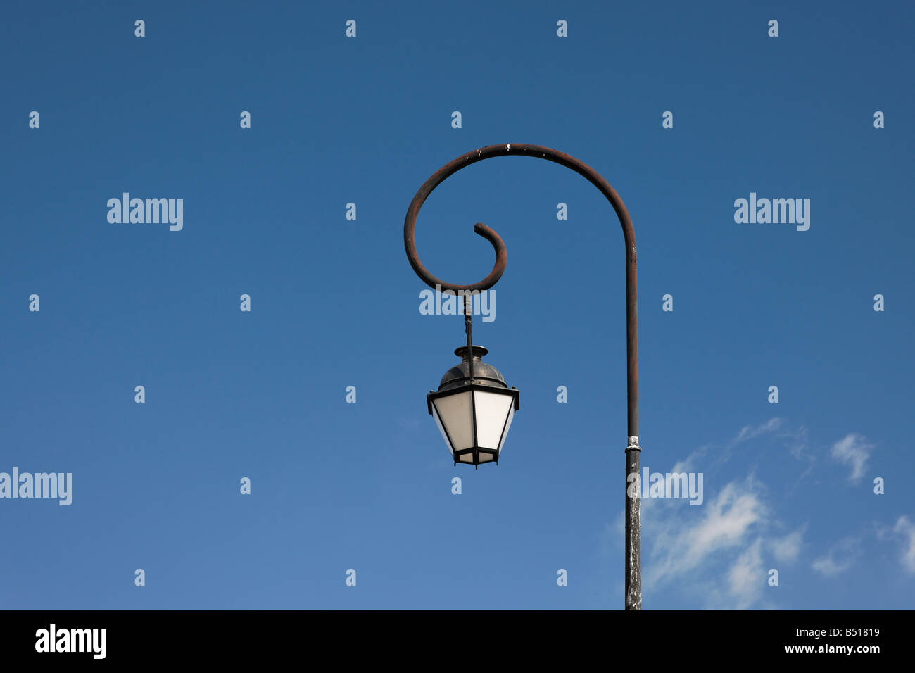 Lamp post street lampost streetlight hi-res stock photography and ...