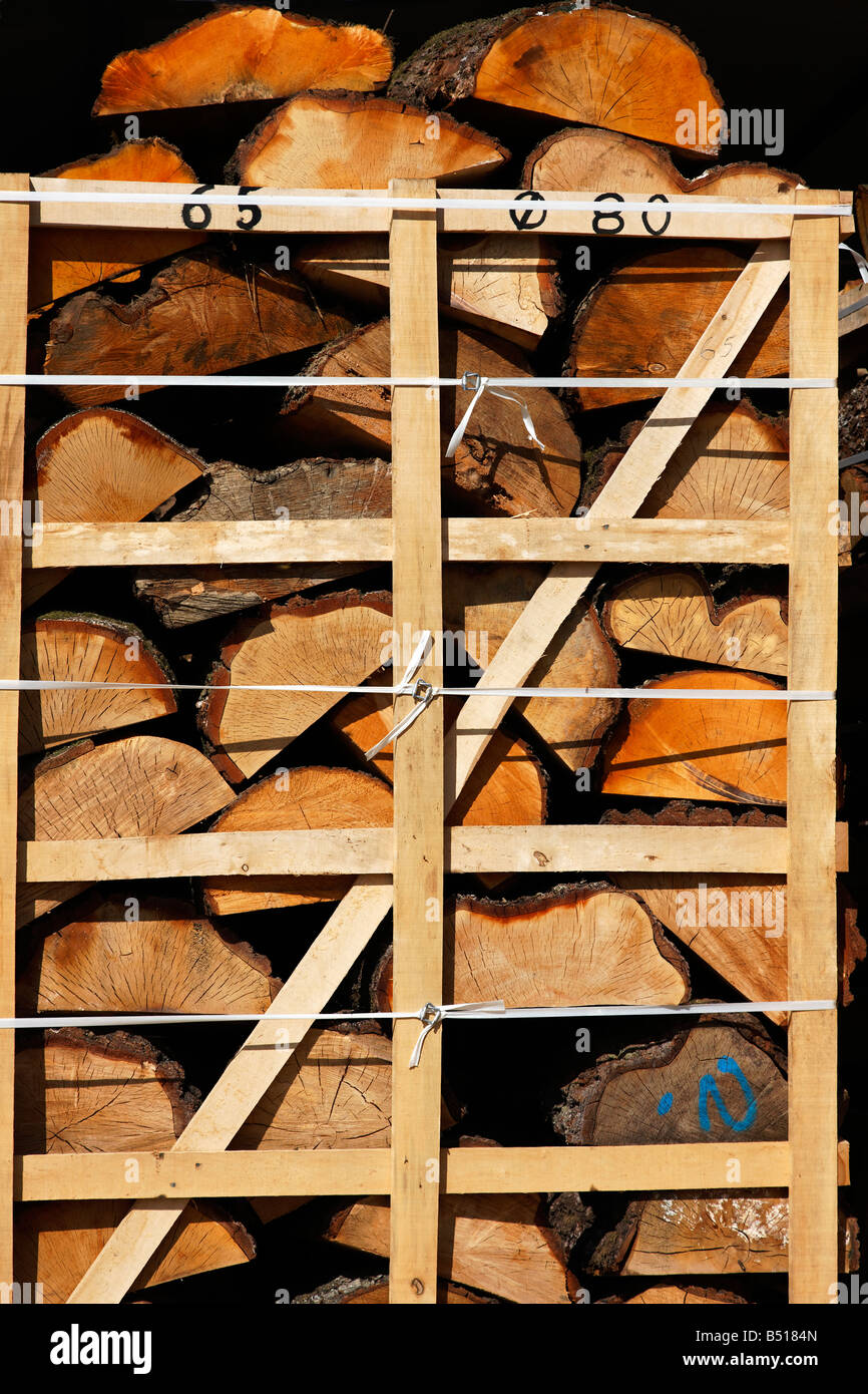 Timber crates hi-res stock photography and images - Alamy