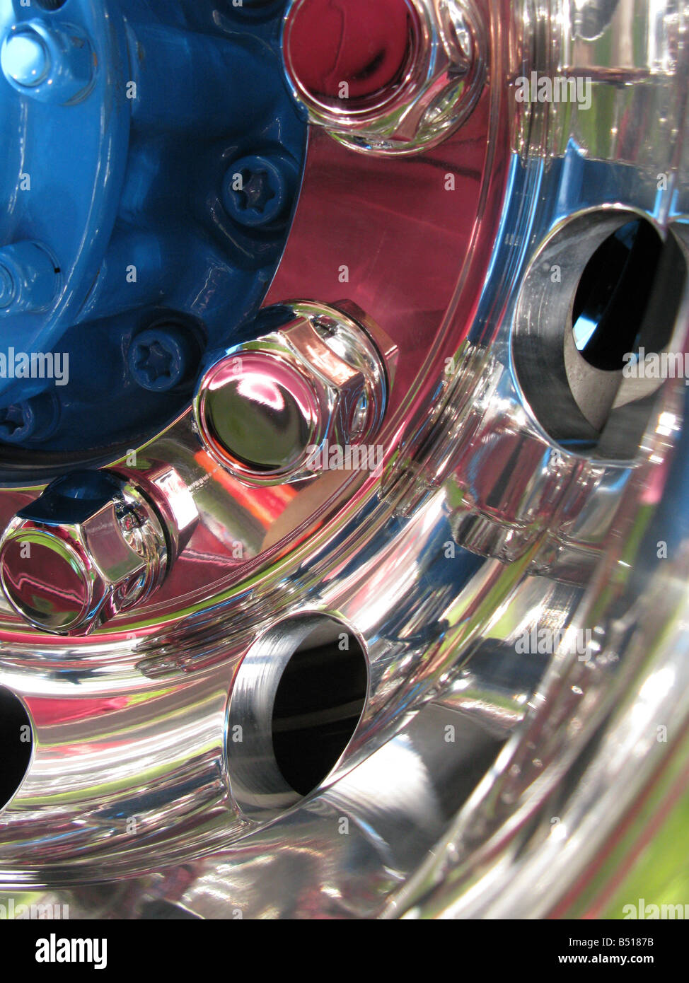 Hgv wheel hi-res stock photography and images - Alamy