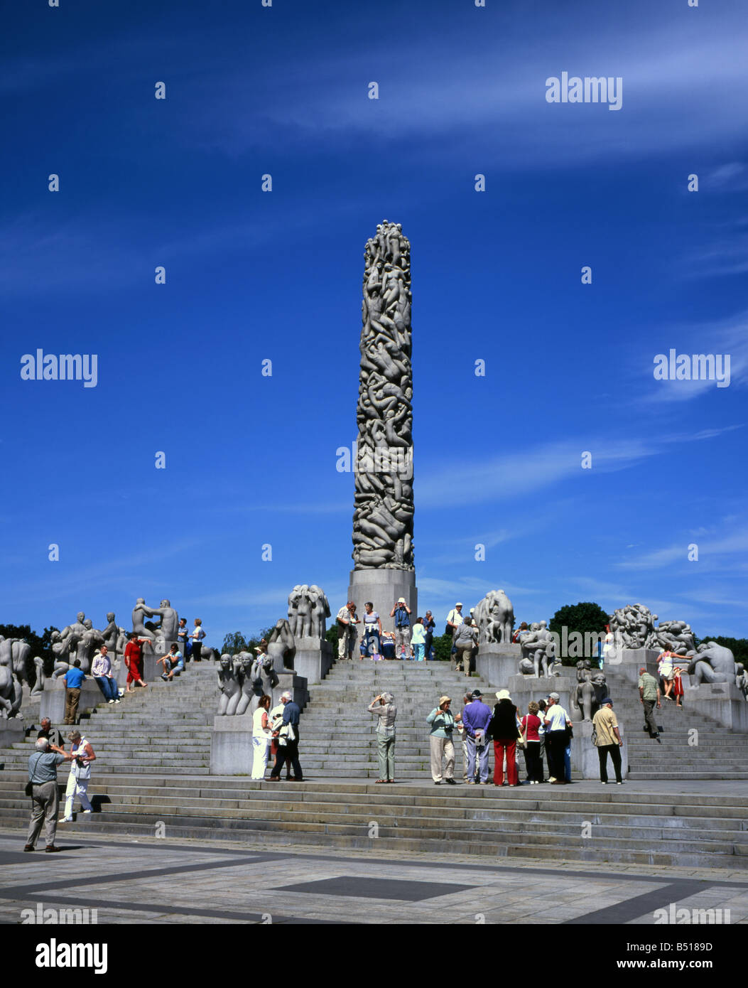 The Monolith depicting human figures Vigelandsparken Oslo Norway Stock ...