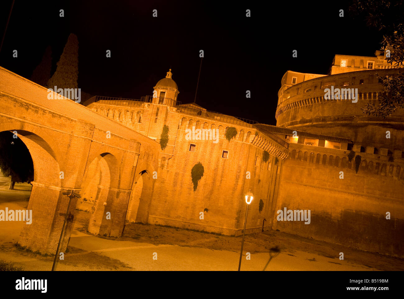 Passetto borgo saint angel castle hi-res stock photography and images ...