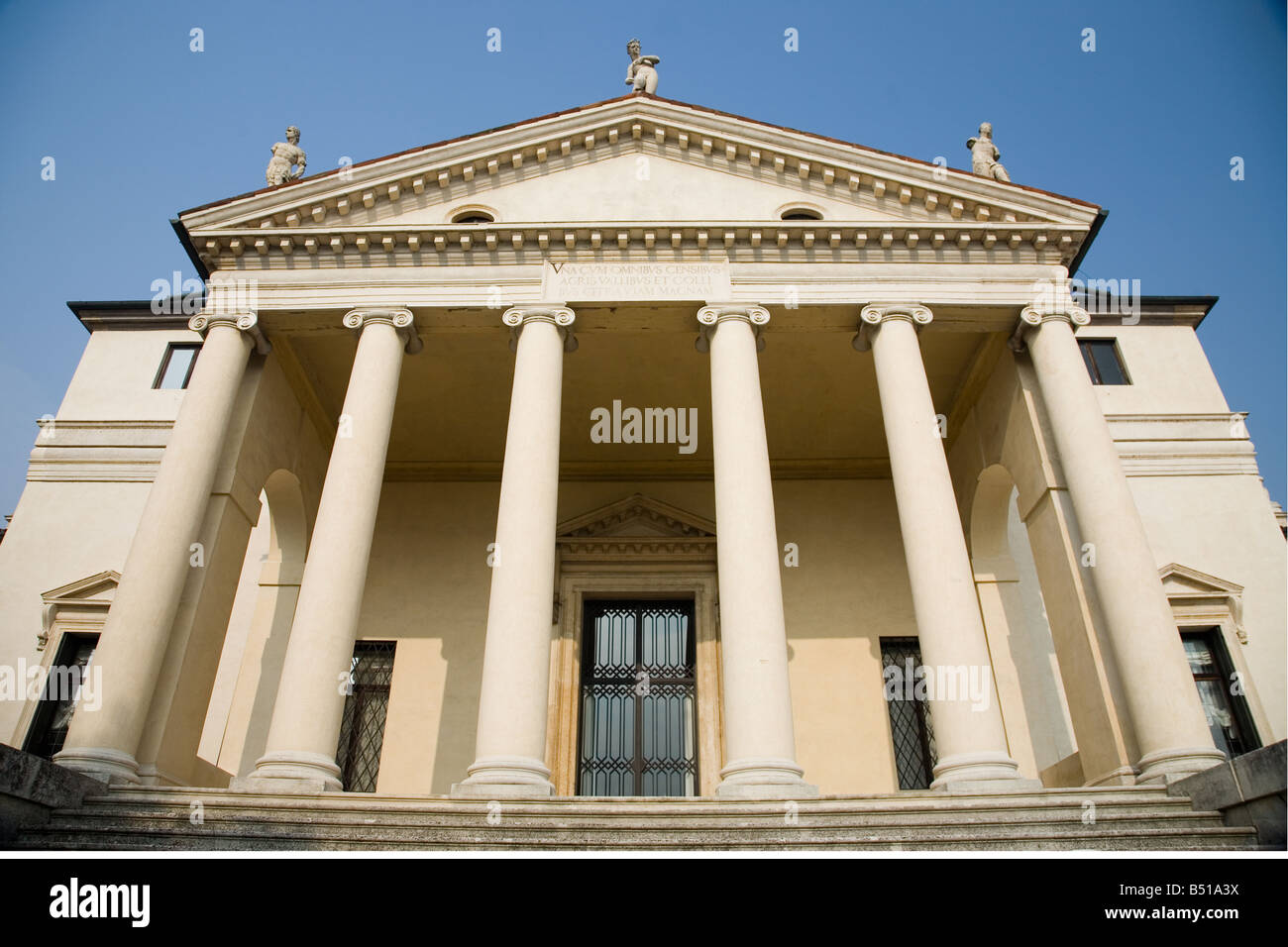 Villa La Rotunda designed by Andrea Palladio at Vicenza, North Italy ...