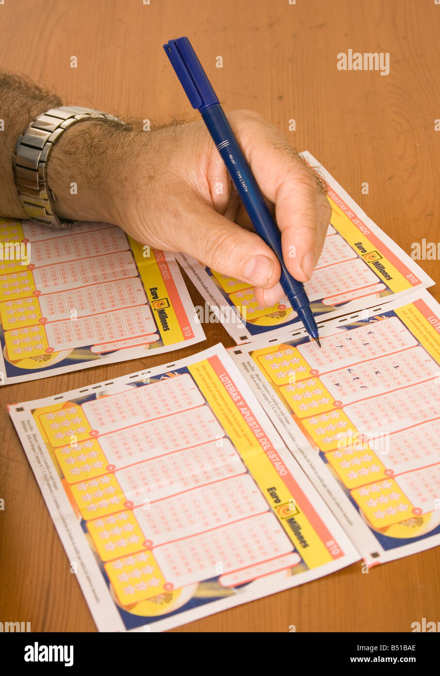 Euromillions lottery winner hi-res stock photography and images - Alamy