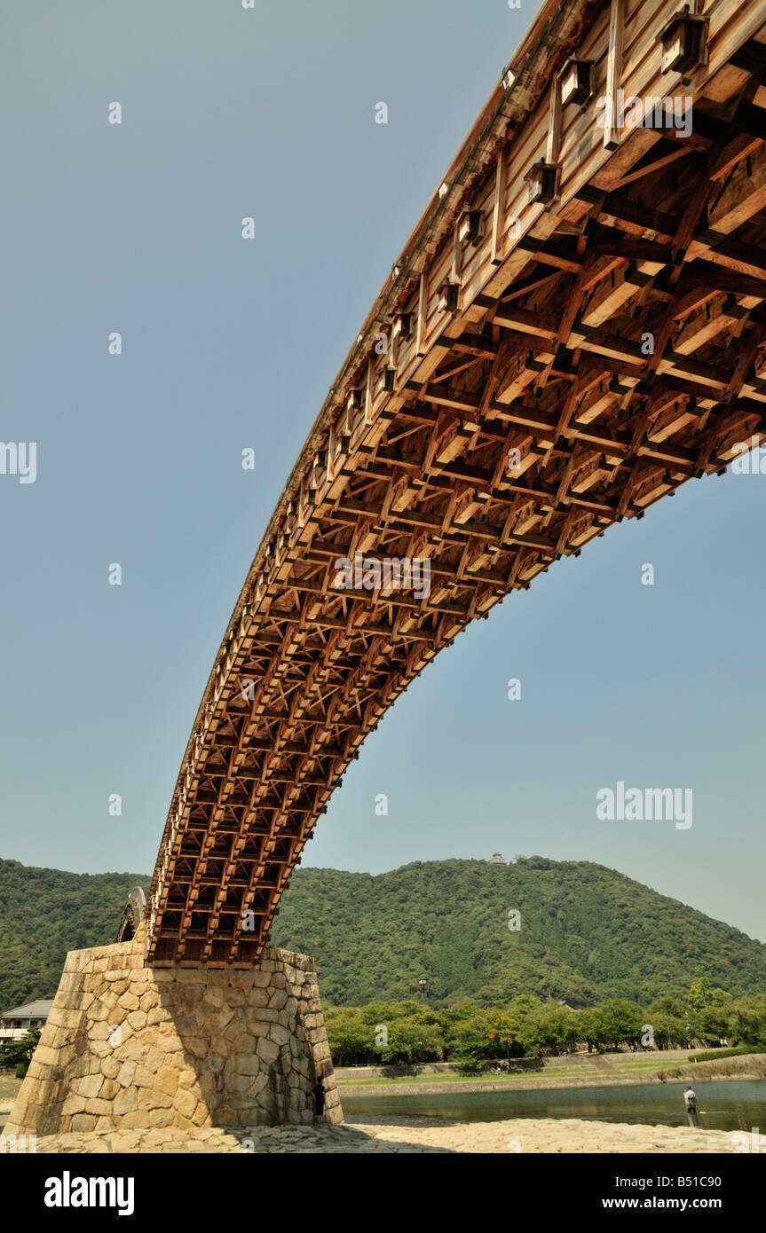 The wooden Kintai Bridge (Kintai-kyo) spanning the Nishiki river ...