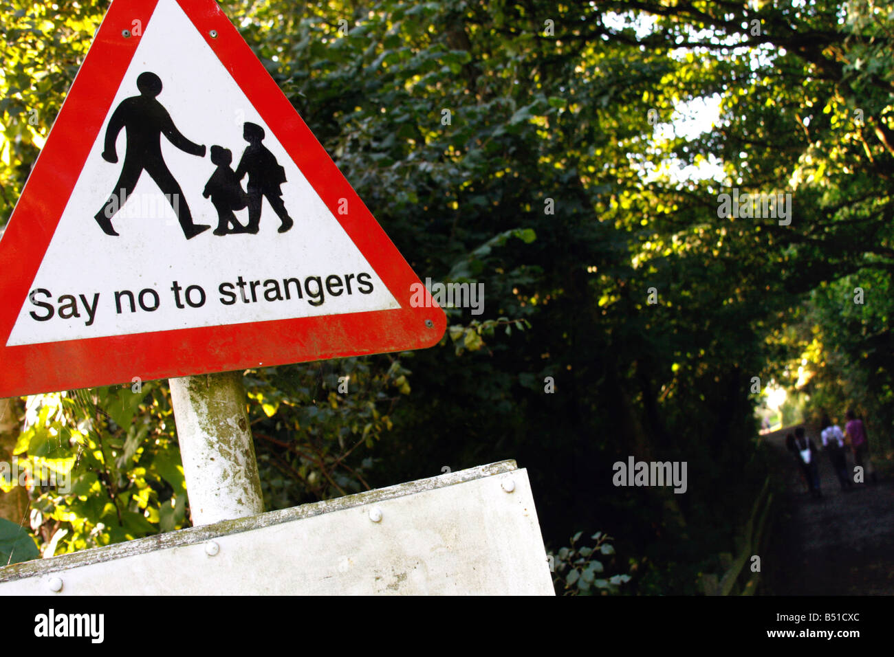 Say no to strangers sign hi-res stock photography and images - Alamy