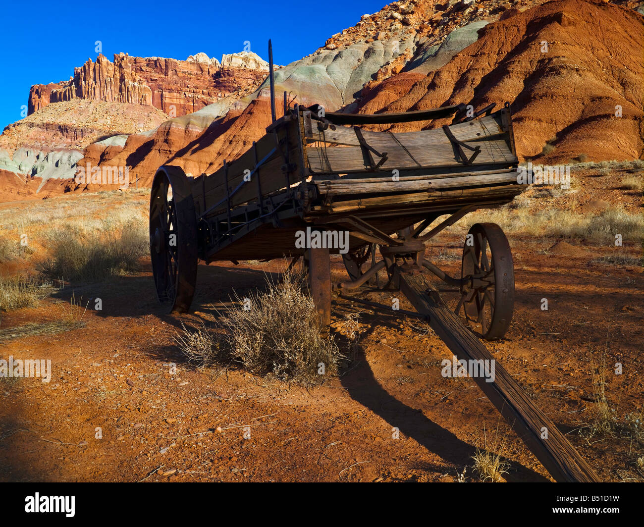 Old red wagon hi-res stock photography and images - Alamy