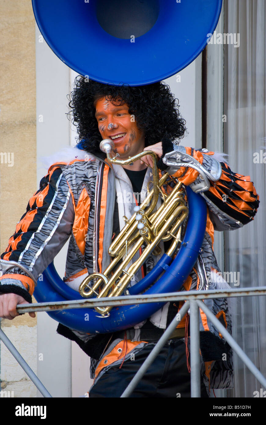 Marching band tuba player hi-res stock photography and images - Alamy