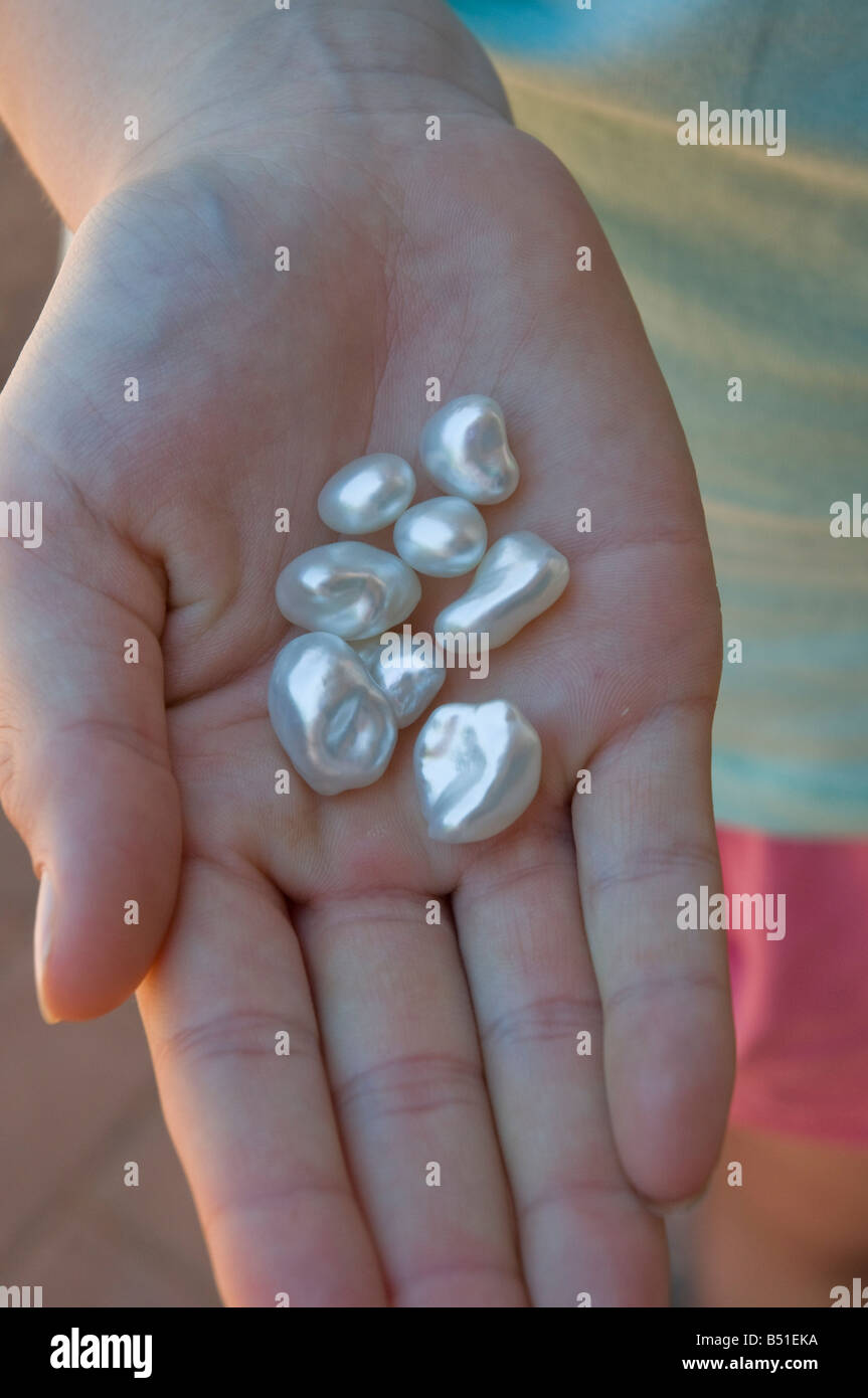 Saltwater pearls hi-res stock photography and images - Alamy