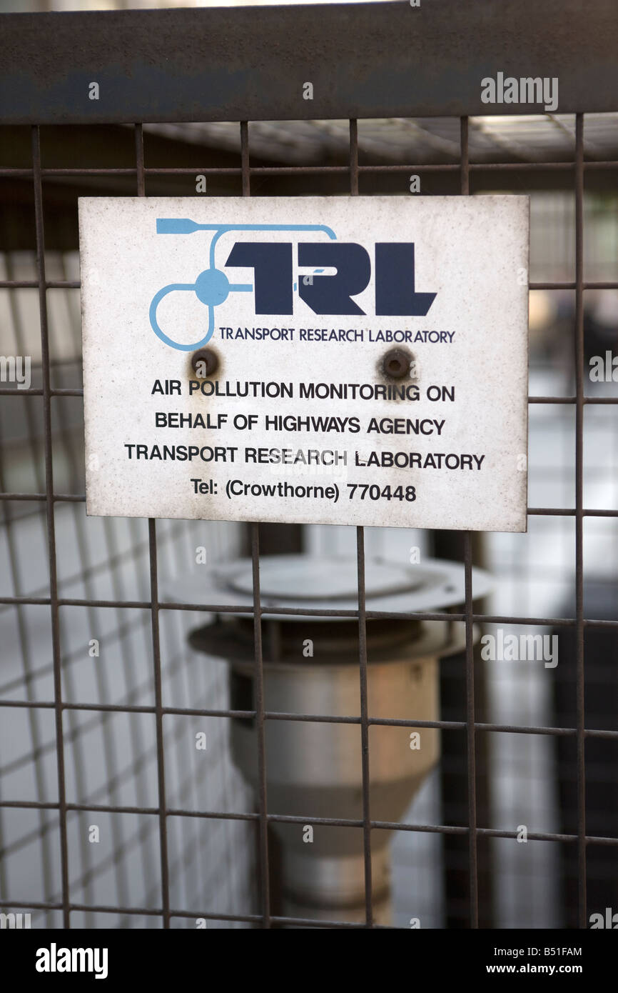 Air pollution monitor london hi-res stock photography and images - Alamy