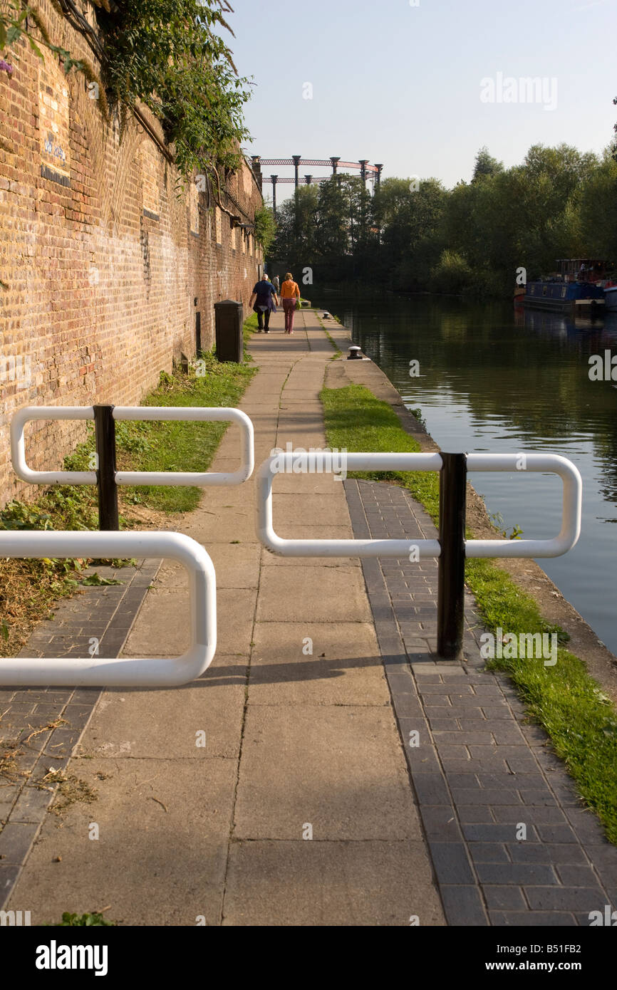 Regents Canal at St Pancras Kings Cross London Stock Photo - Alamy