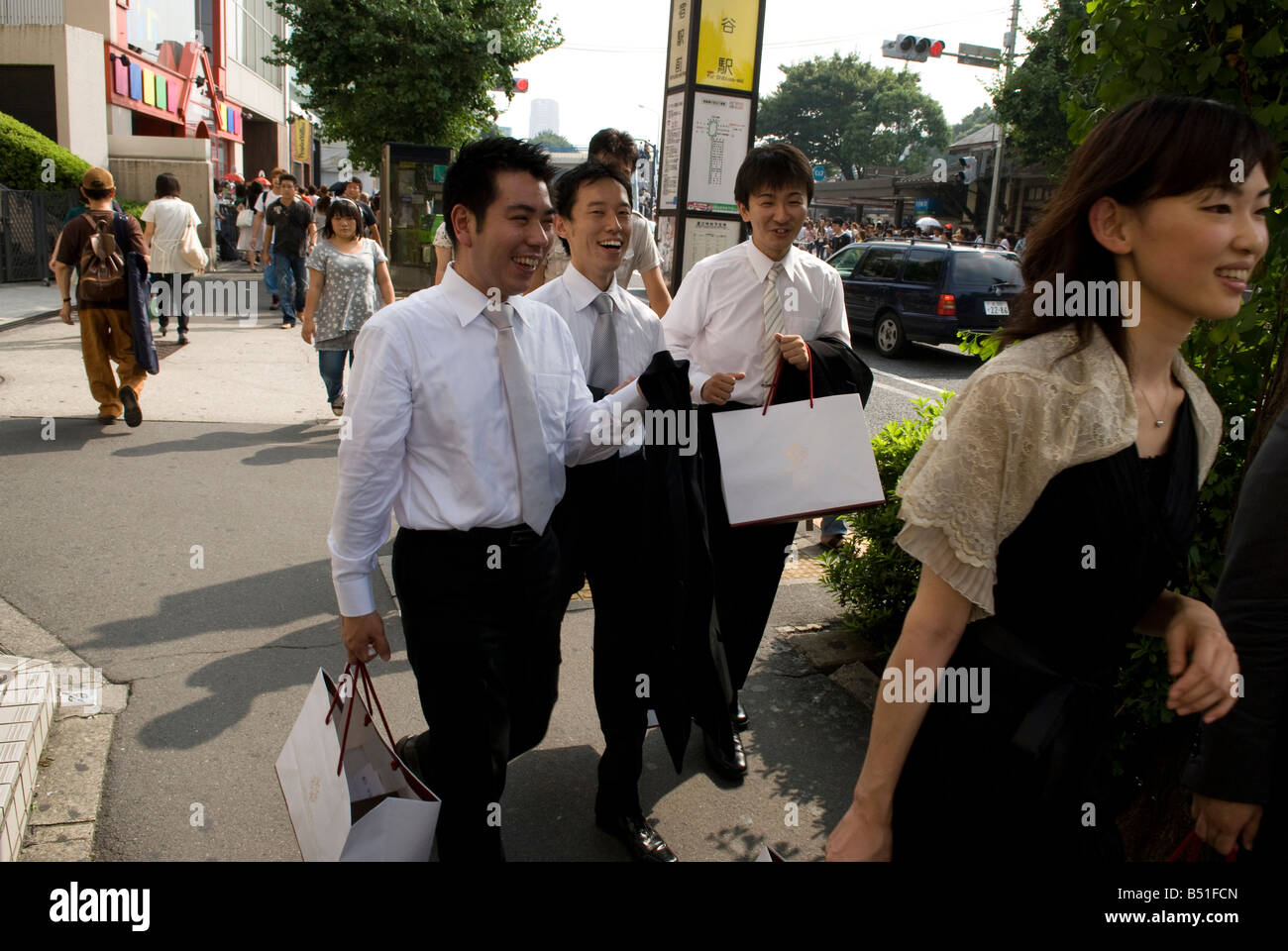 Japanese businessmen in Meiji-Jingumae, Tokyo Stock Photo - Alamy