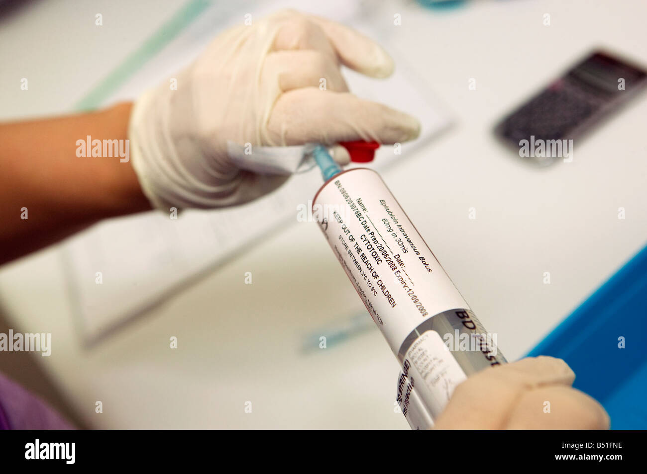 Syringe cancer drug chemotherapy hi-res stock photography and images ...