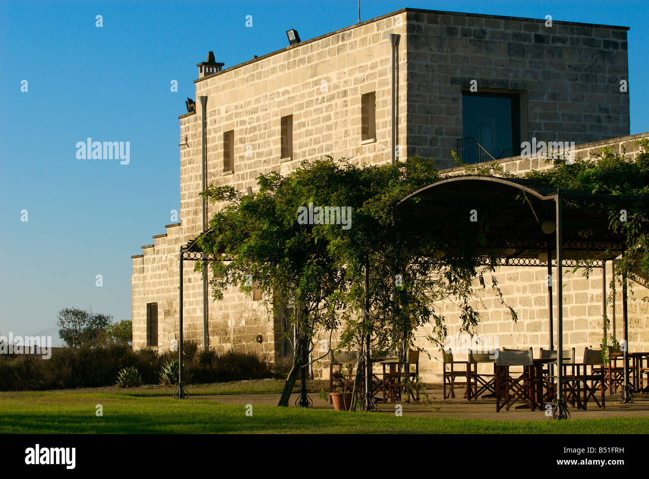 Architecture and rural habitat hi-res stock photography and images - Alamy