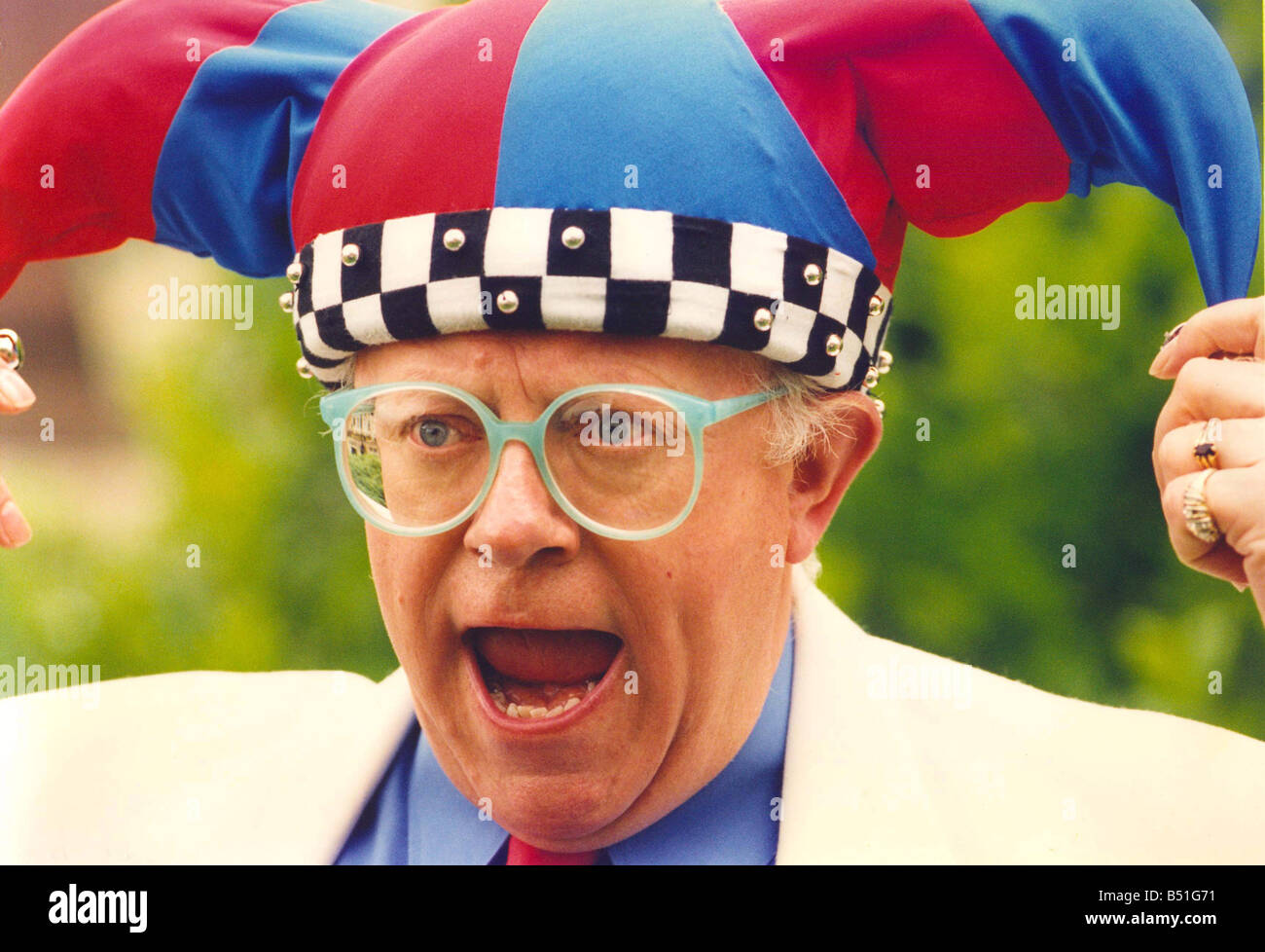 Actor Ken Morley having fun at a photocall at the Sunderland Empire ...