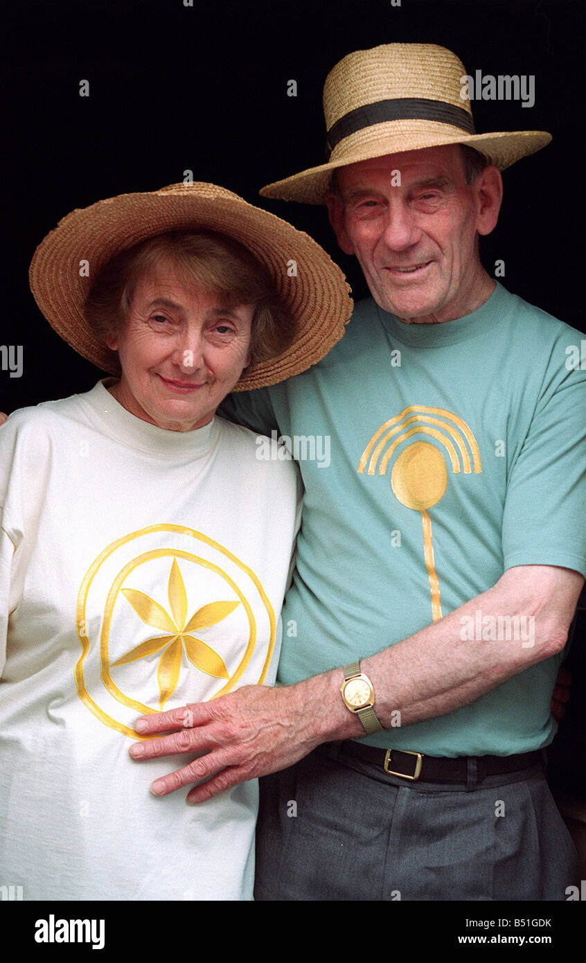 Doug Bower who made fake crop corn circles wife 1994 Stock Photo - Alamy