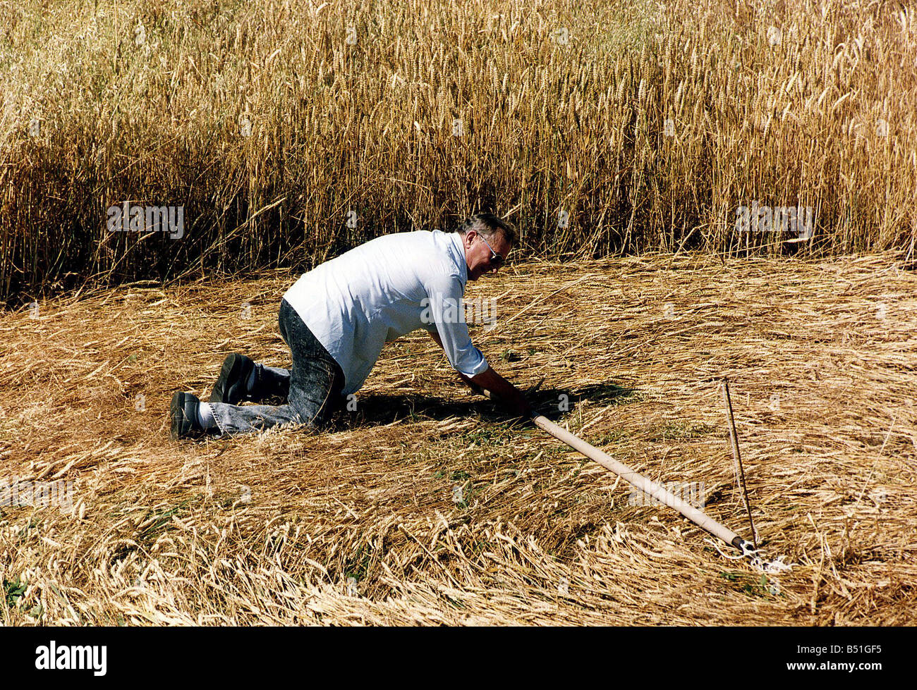 Crop circles hi-res stock photography and images - Alamy