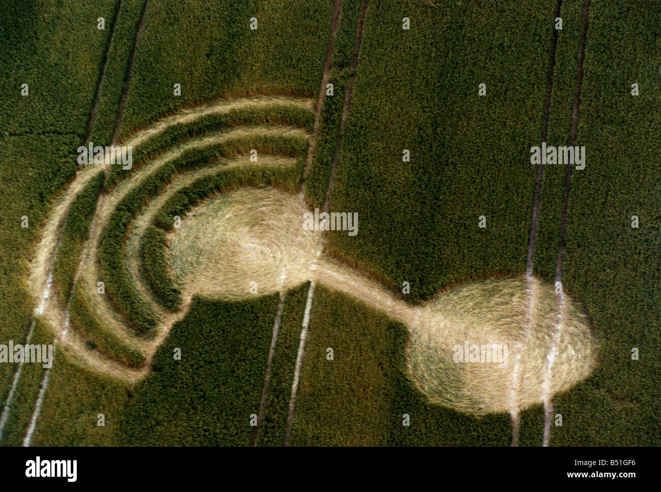 Crop circles hi-res stock photography and images - Alamy