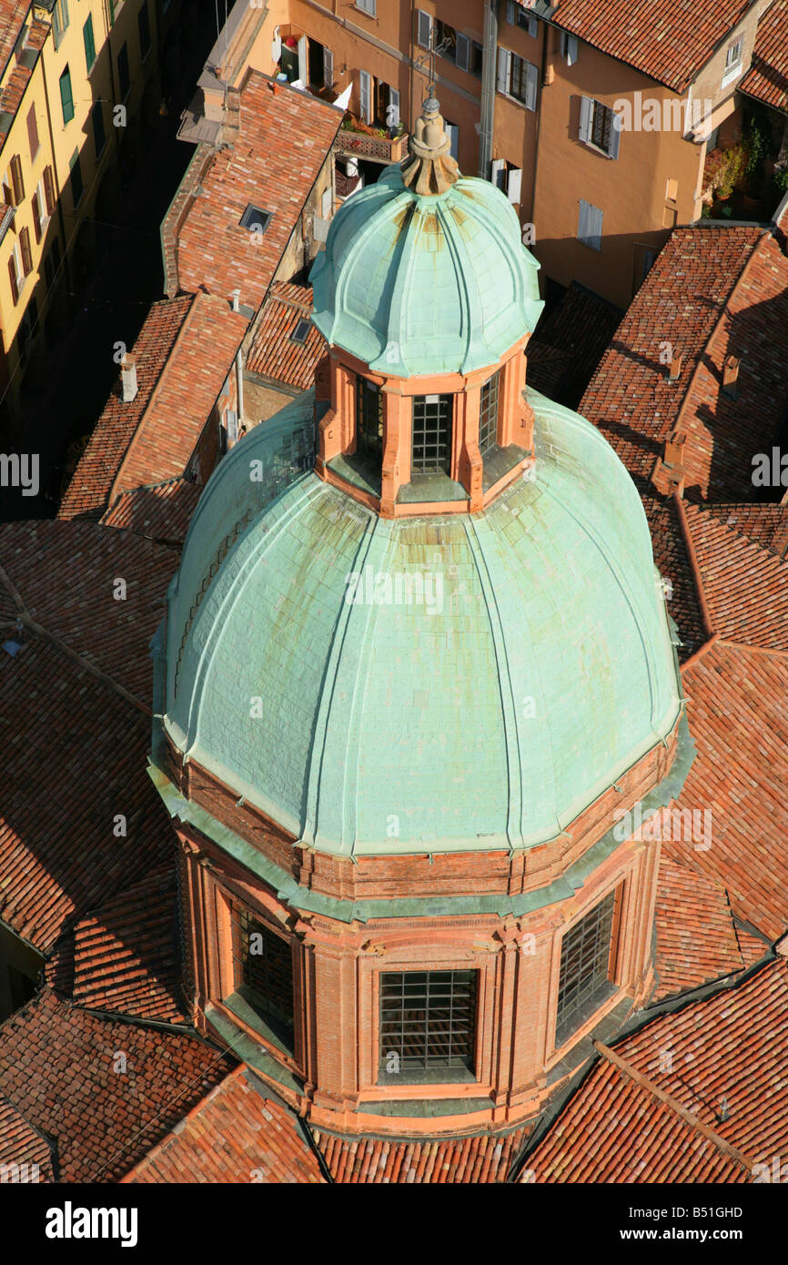Dome bologna hi-res stock photography and images - Alamy