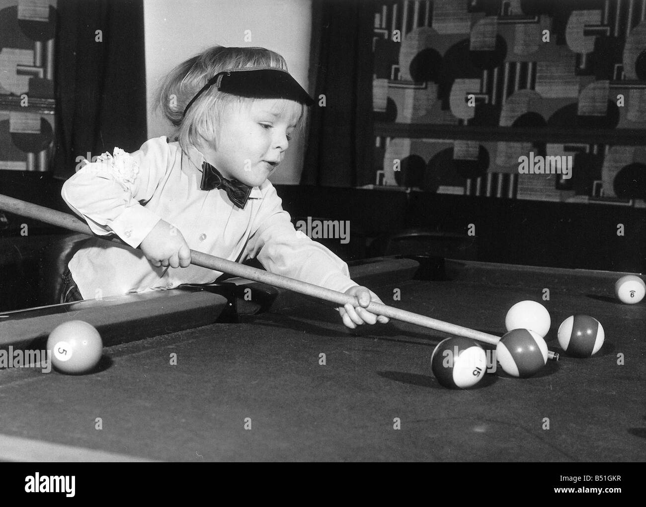 Pool balls and cue Black and White Stock Photos & Images - Alamy