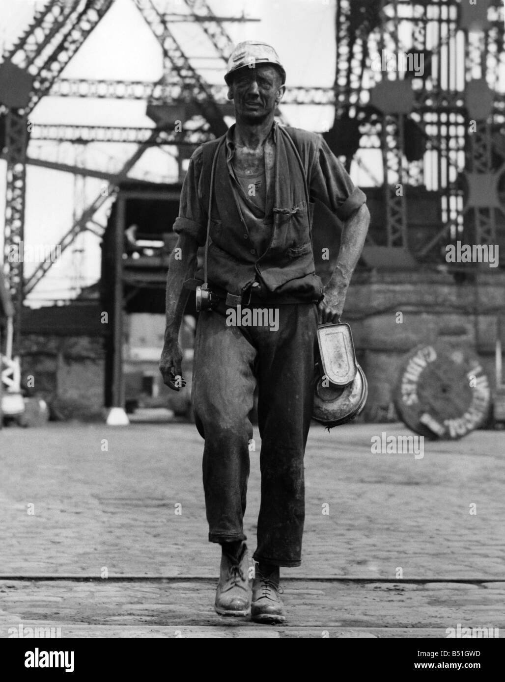 Coal man 1960s hi-res stock photography and images - Alamy