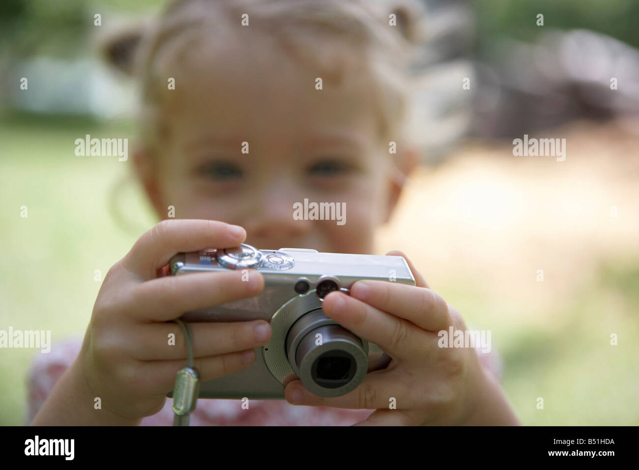 Girl clicking picture hi-res stock photography and images - Alamy