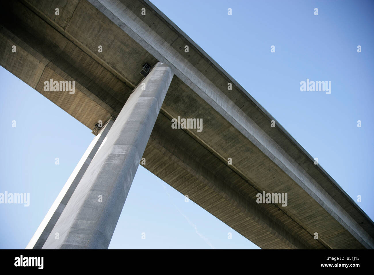 Bridge bottom view pillars hi-res stock photography and images - Alamy