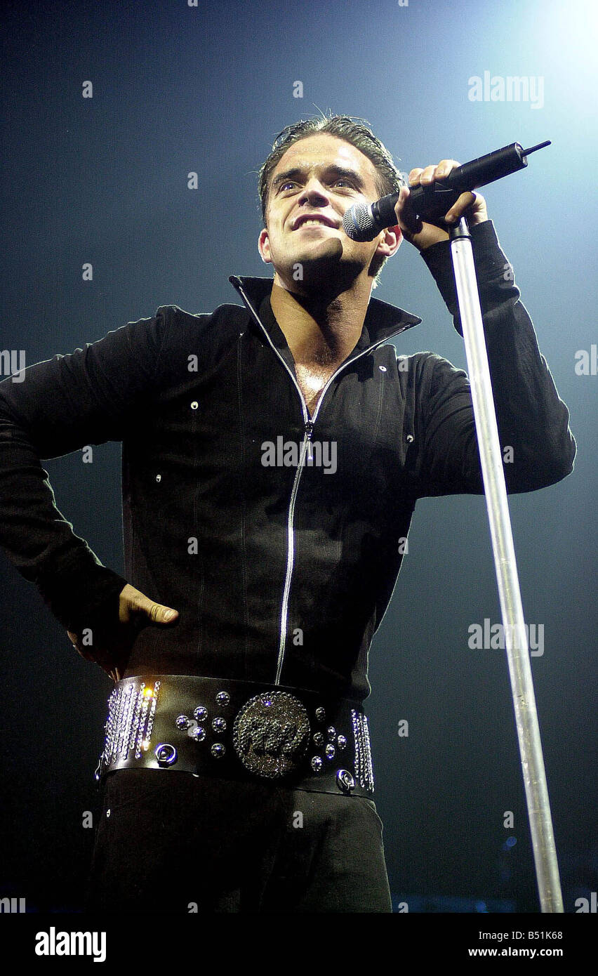 Robbie williams 2000 hi-res stock photography and images - Alamy