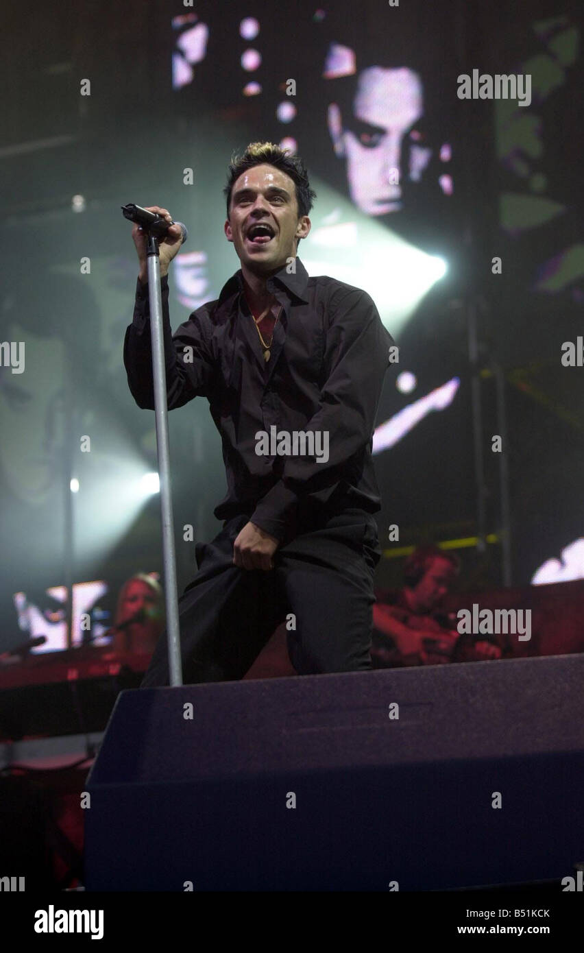 Robbie Williams Stadium tour in Ireland July 2001 Stock Photo - Alamy