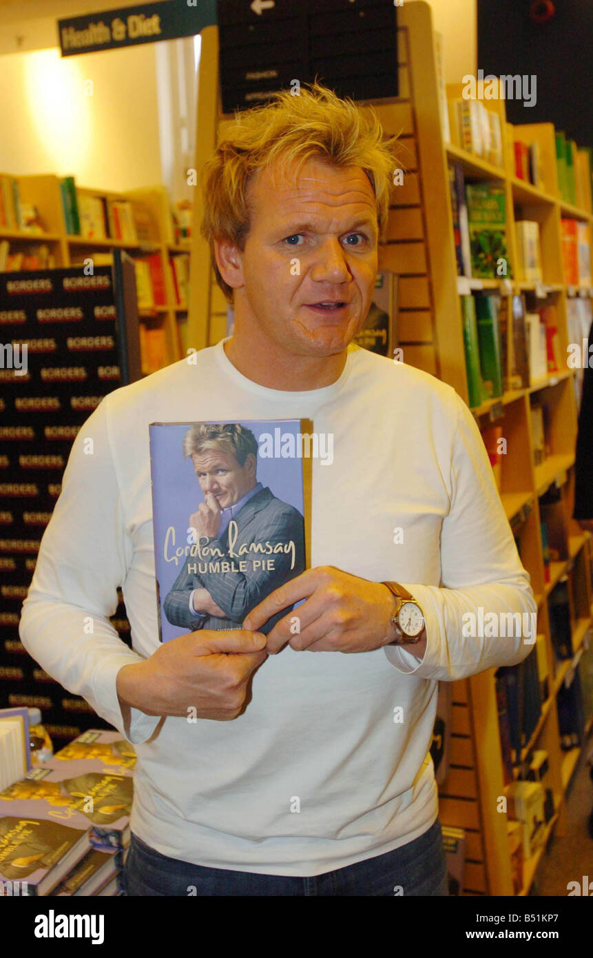 31 10 06 Gordon Ramsay with his new book during a signing session at ...