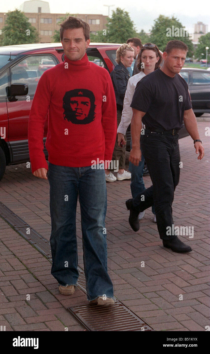 Robbie williams 2000 hi-res stock photography and images - Alamy