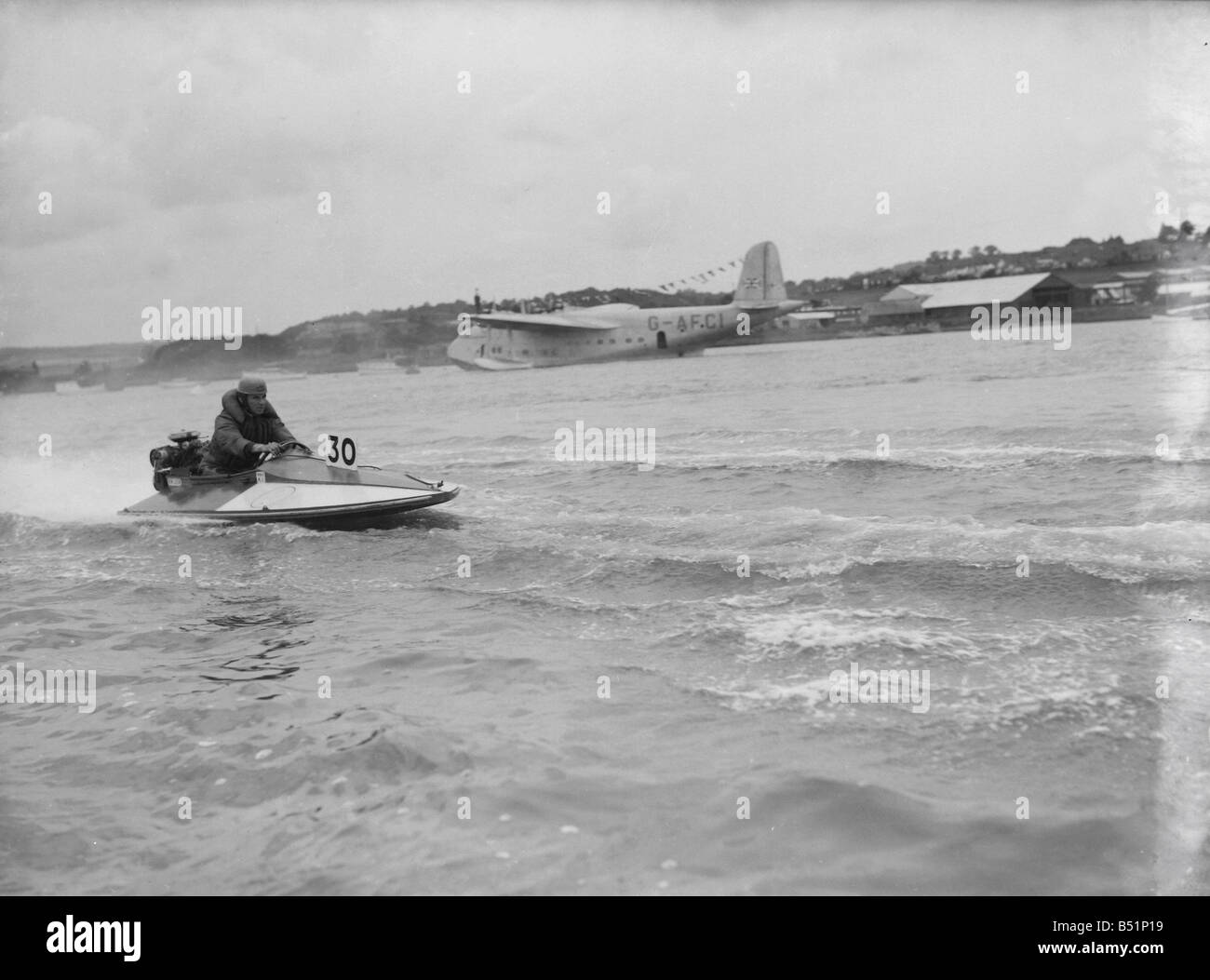Hydroplane racing boat hi-res stock photography and images - Alamy