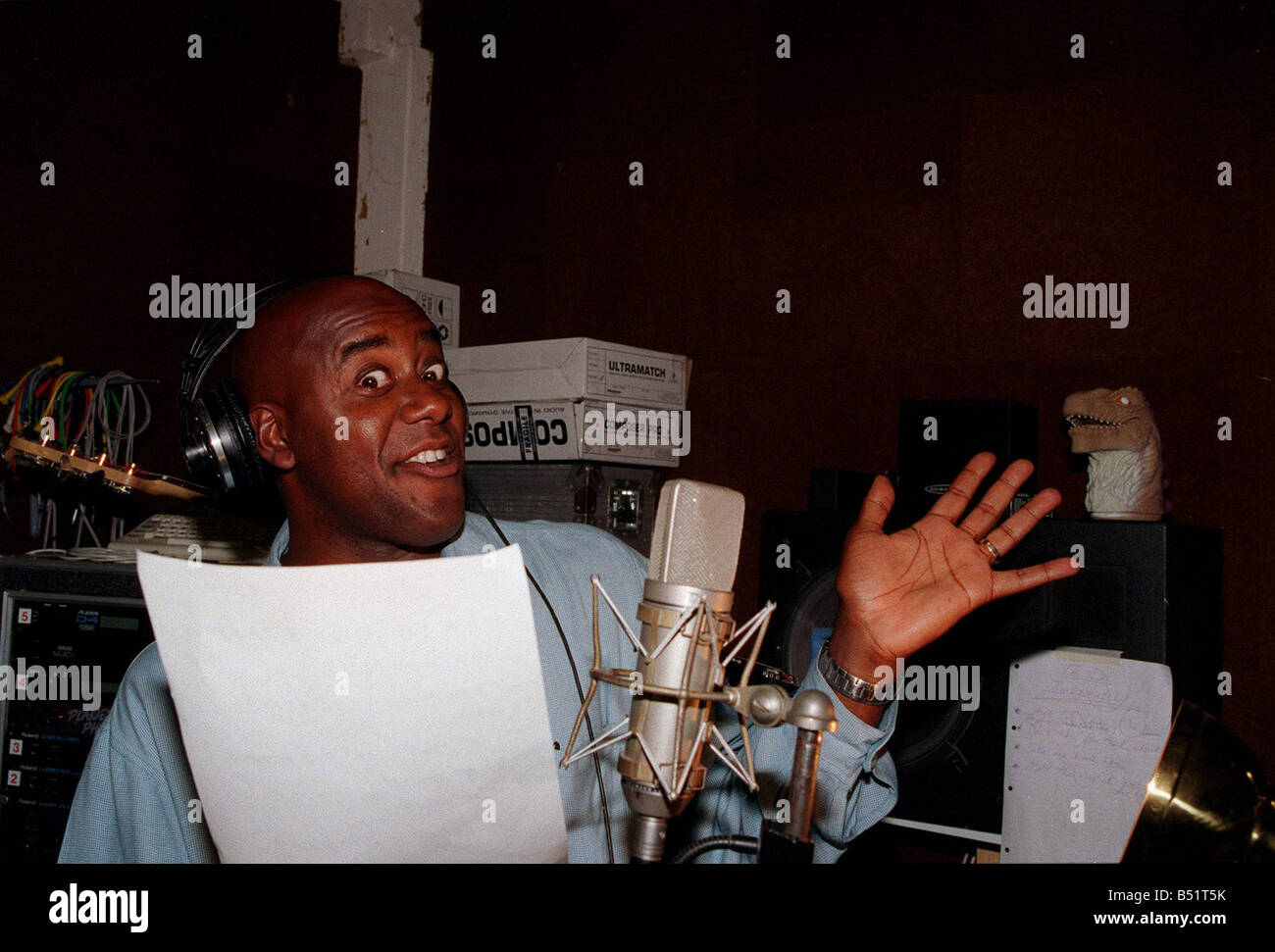 Ainsley harriott cook hi-res stock photography and images - Alamy
