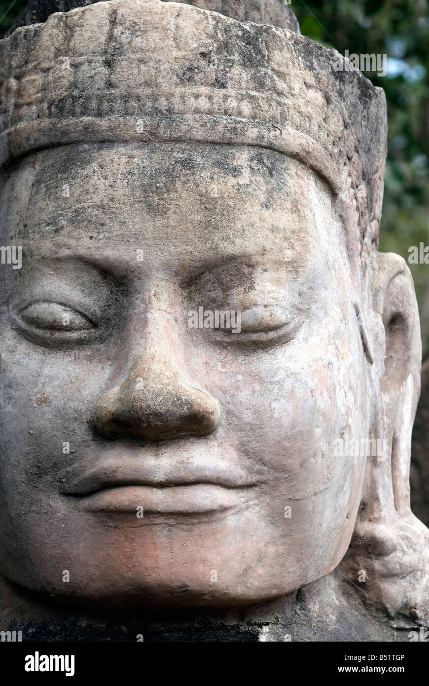 Temple Statue at the Entrance of Angkor Wat Stock Photo - Alamy