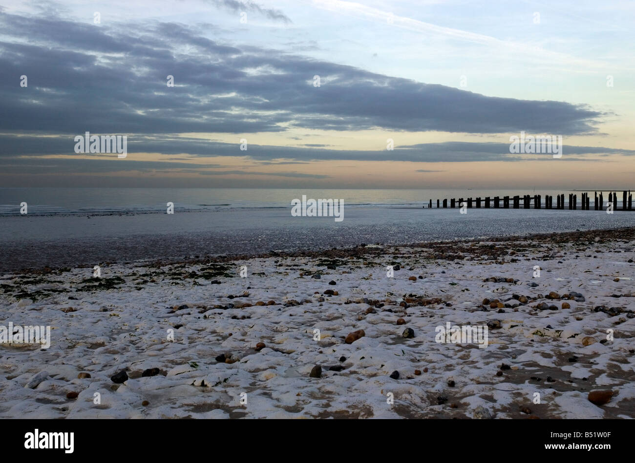 Chalk beach hi-res stock photography and images - Alamy