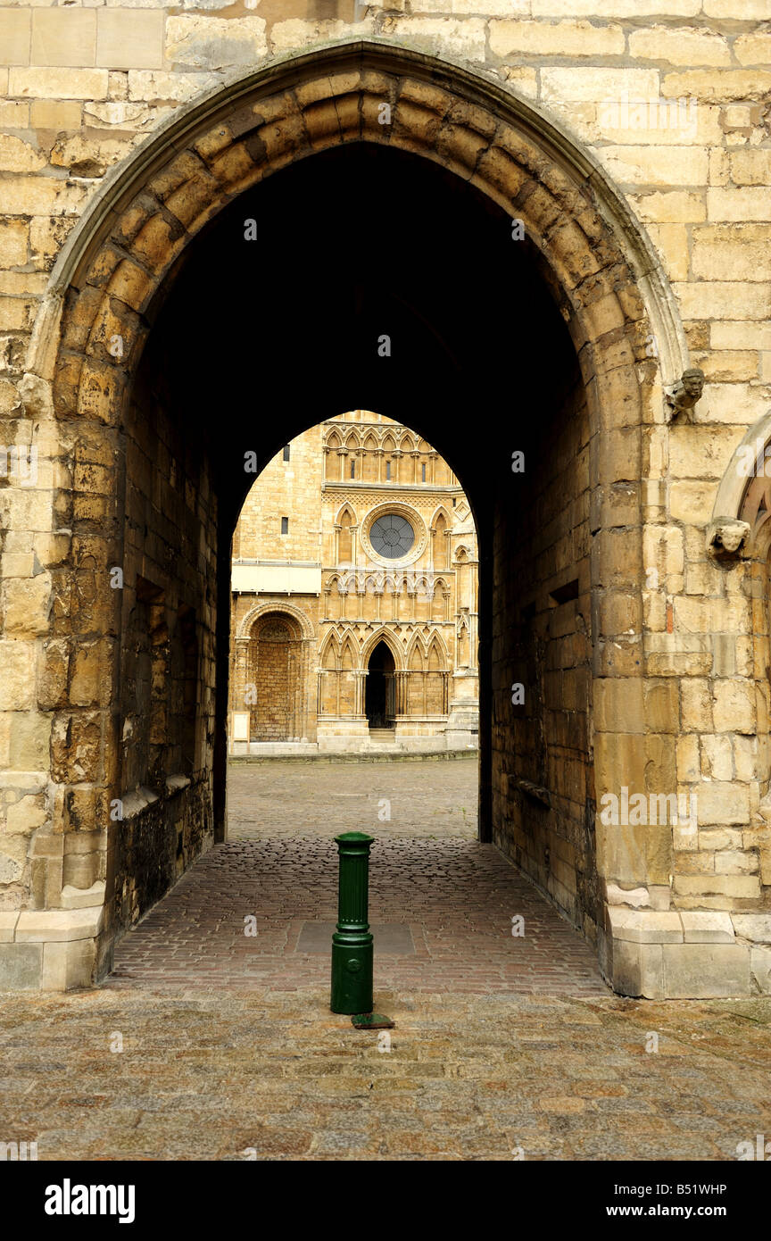 West Front Of Lincoln Cathedral High Resolution Stock Photography and ...