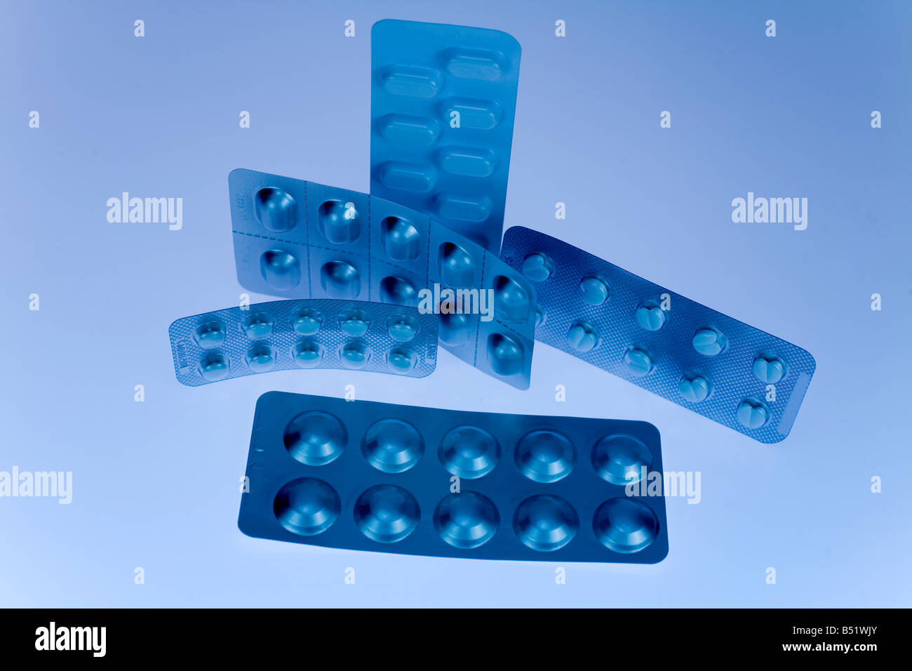 Tablets and capsules Stock Photo - Alamy